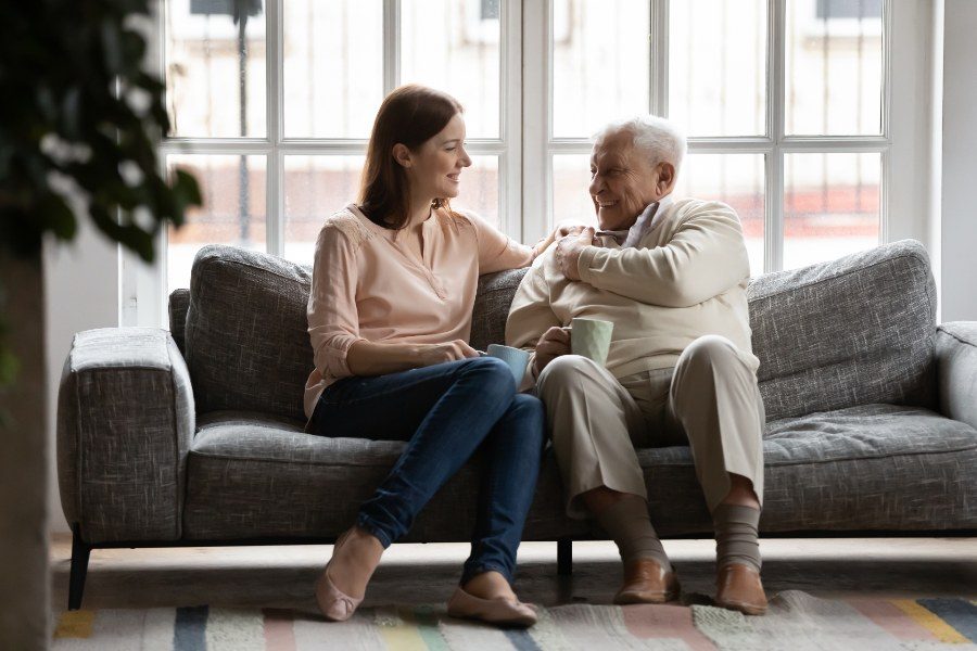 How to Care for an Elderly Parent in Your Home (Complete Guide ...