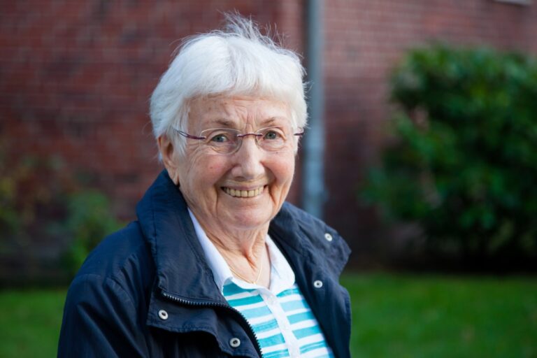 15 Tips to Stay Independent in Old Age (& Stay in Your Home) | Pacific ...